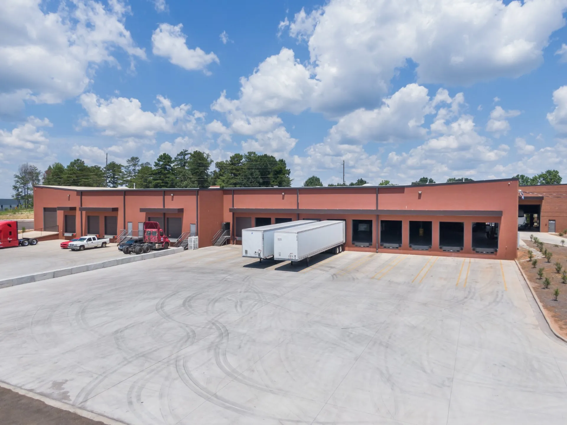 Midwest Express | CDL-A Truck Driver Jobs | Up to $0.65/mile